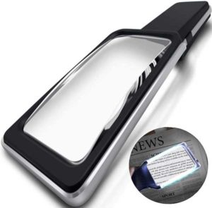 6 Best Magnifying Glasses with Lights Reviews | TechaLook
